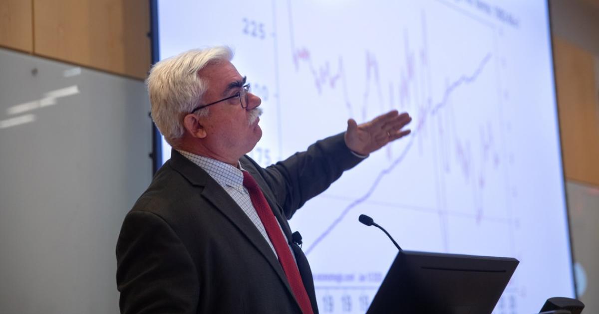 Downturn looms, but may not swing election | CALS